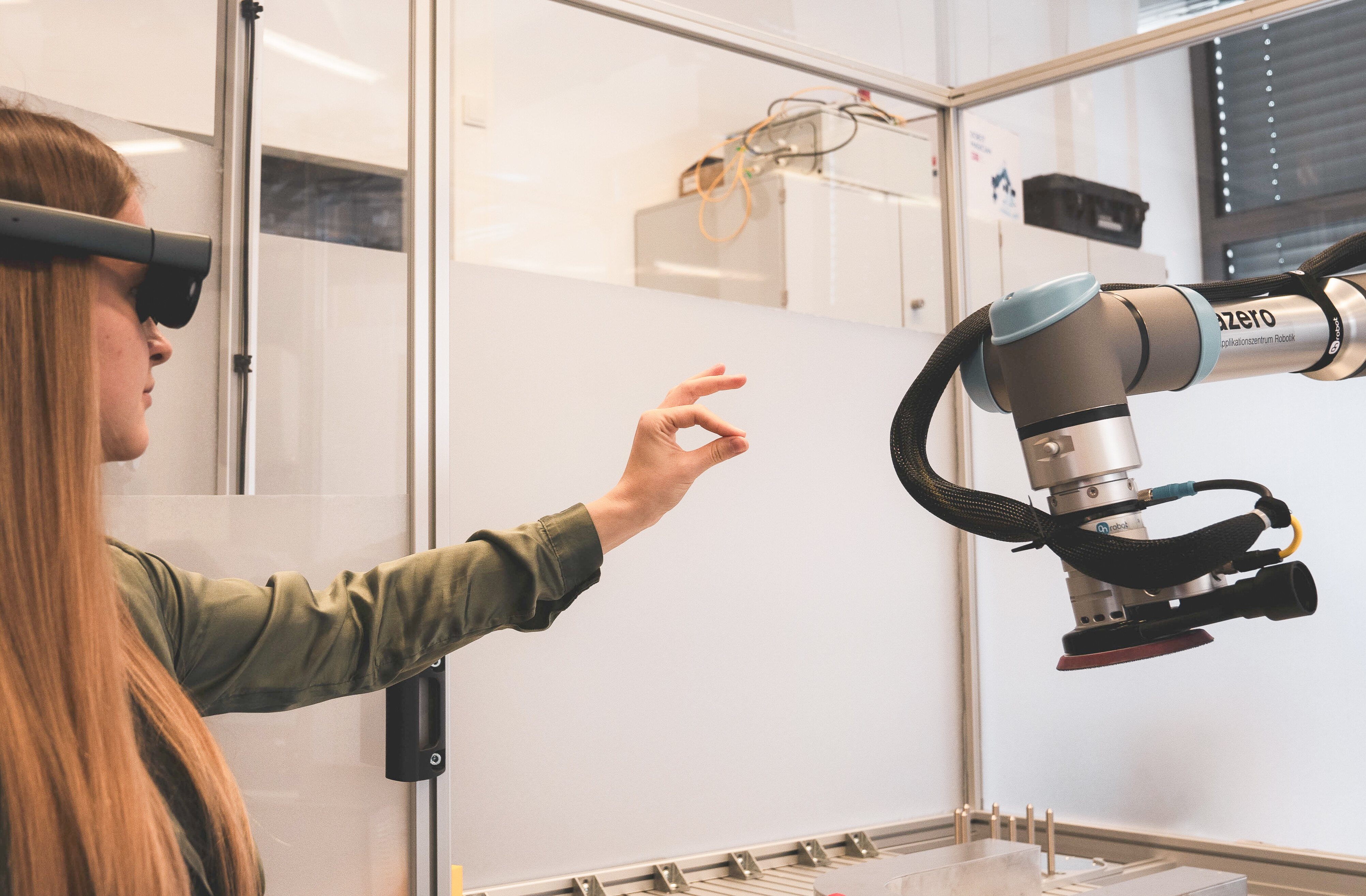 HYBRID THINGS LAB — Cobots for my Craft